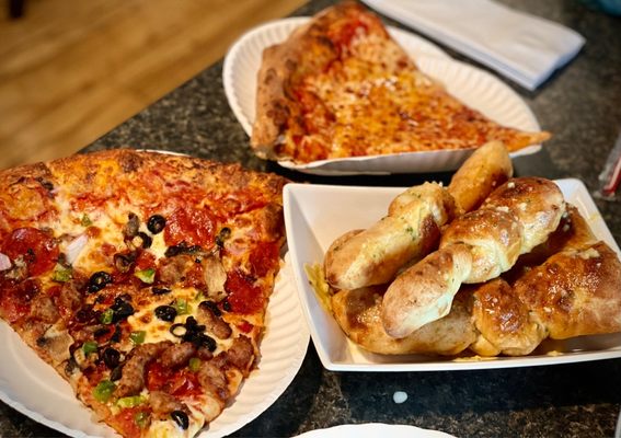 BROZINNI PIZZERIA AT SPEEDWAY - Updated June 2025 - 290 Photos & 163 ...