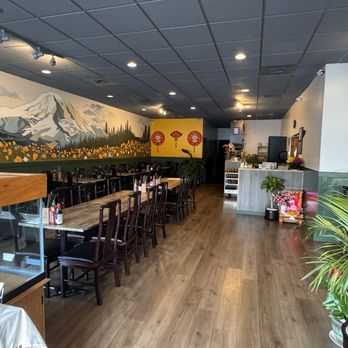 HAPPY AUTUMN - Updated January 2026 - 163 Photos & 76 Reviews - 4820 NE ...