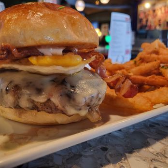 ROSCOE’S BAR & BURGERS - Updated April 2025 - 344 Photos & 149 Reviews ...