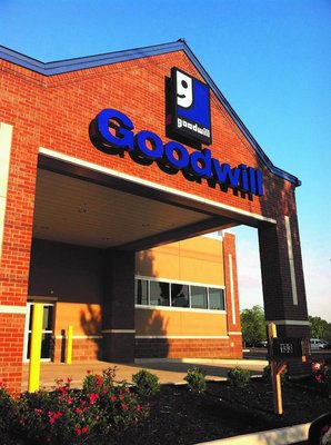 GOODWILL - Updated May 2026 - 27 Reviews - 133 S Hurstbourne Pkwy ...