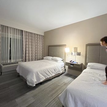 HAMPTON INN LONG BEACH AIRPORT - Updated December 2025 - 205 Photos ...