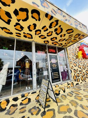 LEOPARD LOUNGE - Updated December 2025 - 60 Photos & 132 Reviews - 1639 ...