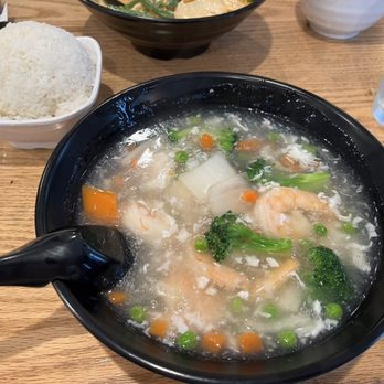 LIN’S ASIAN BISTRO - Updated December 2025 - 162 Photos & 218 Reviews ...