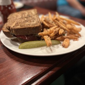 TUG BAR & LIQUOR@GOOSE BAY INN - Updated June 2025 - Mile 185 Knik ...