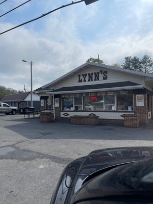 LYNN’S DRIVE-IN - Updated July 2025 - 18 Photos & 47 Reviews - 3705 ...