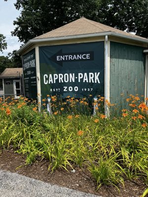 CAPRON PARK ZOO - Updated November 2025 - 223 Photos & 98 Reviews - 201 ...