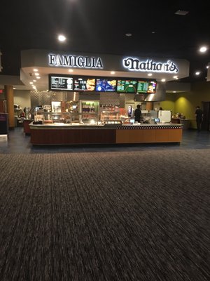 SHOWCASE CINEMA DE LUX RANDOLPH - 28 Photos & 167 Reviews - Cinema - 73 ...