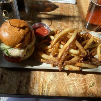 STANDARD REC - Updated November 2024 - 141 Photos & 77 Reviews - 49 E ...