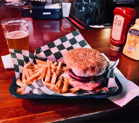 IVAR’S SPORTS BAR & GRILL - Updated December 2025 - 10 Photos & 36 ...