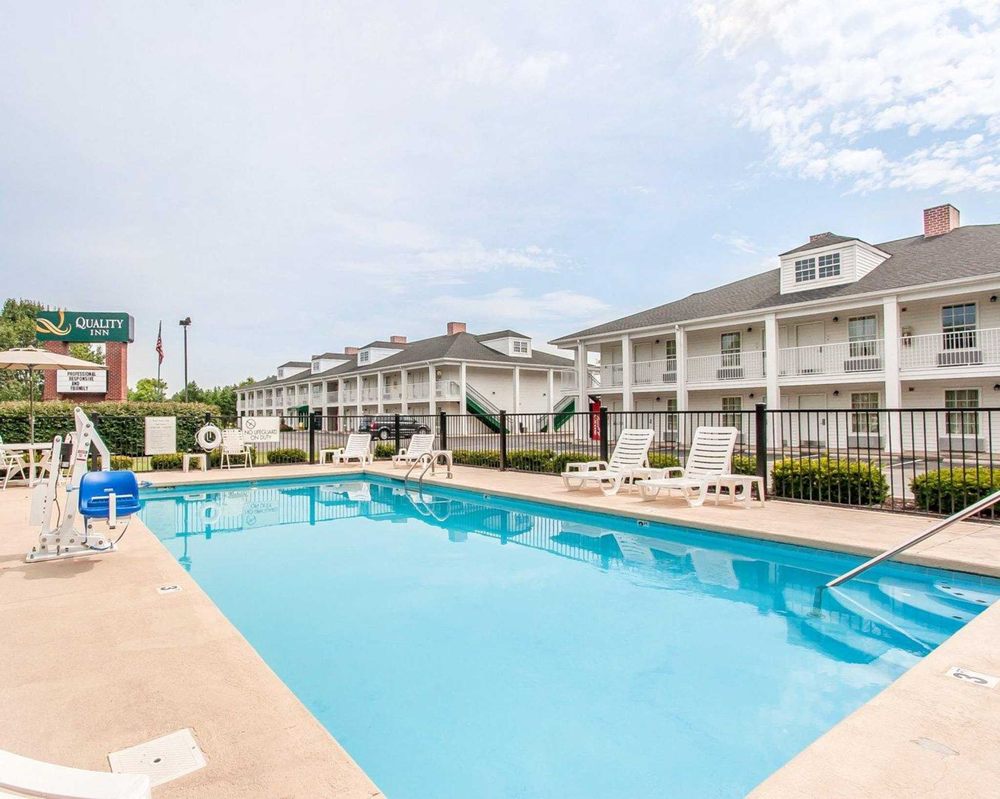 QUALITY INN GALLATIN-NASHVILLE METRO - 20 Photos & 10 Reviews - 1001 ...