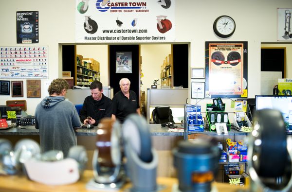 CASTER TOWN - Updated December 2025 - 40 Photos - 10524 -184 Street ...