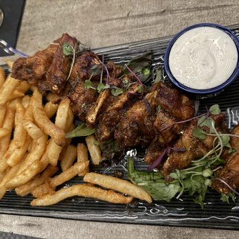 WEEZY’S - Updated March 2025 - 151 Photos & 67 Reviews - 200 Bennett St ...