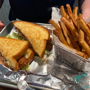 JOE LOUIS SOUTHERN KITCHEN - 157 Photos & 104 Reviews - 6549 Woodward ...