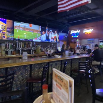 HOOPSTERS SPORTS BAR & GRILL JEFFERSONVILLE - Updated December 2025 ...