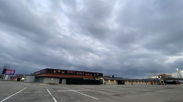 SEDUCTIONS EXECUTIVE LOUNGE - Updated January 2026 - 8860 Lundy's Lane ...