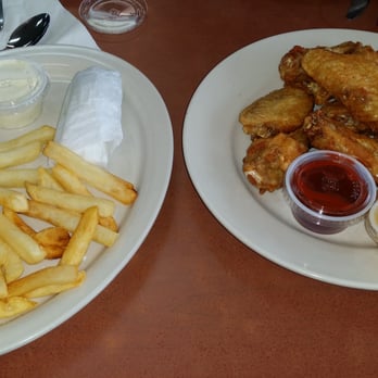 WINGS STATION - Updated July 2025 - 30 Photos & 24 Reviews - 143 E ...