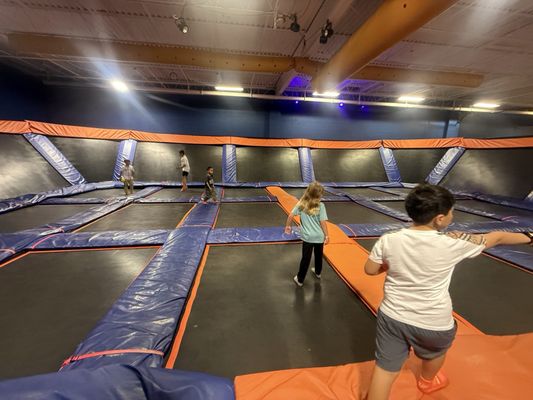 SKY ZONE TRAMPOLINE PARK - Updated October 2025 - 53 Photos & 119 ...