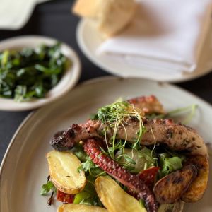 BISTRO 174 - Updated November 2025 - 12 Photos - 174 United Penn Plz ...