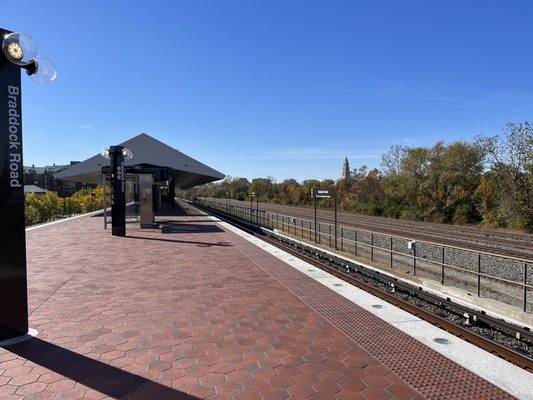 BRADDOCK ROAD METRO STATION - Updated August 2025 - 21 Photos & 15 ...