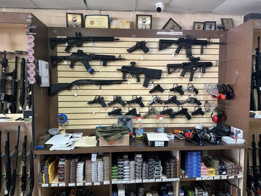 GUN CENTRAL - Updated July 2024 - 31 Photos & 74 Reviews - 6010 Gateway ...