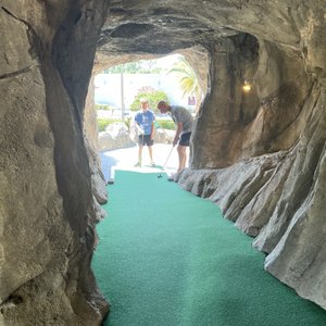 HAWAIIAN RUMBLE ADVENTURE GOLF - 132 Photos & 111 Reviews - Mini Golf ...