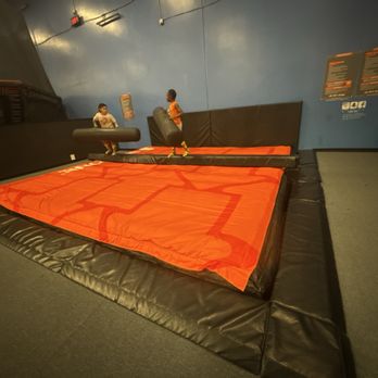 SKY ZONE TRAMPOLINE PARK - Updated December 2025 - 243 Photos & 574 ...
