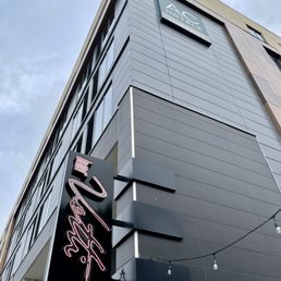 BAR VETTI - Updated July 2025 - 791 Photos & 363 Reviews - 727 E Market ...