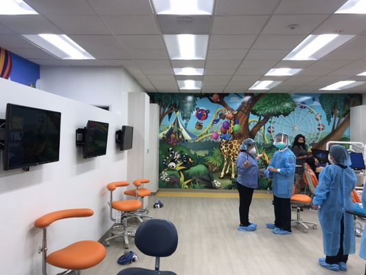 MAGICLAND DENTAL OF PACOIMA - Updated October 2025 - 56 Photos & 117 ...