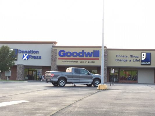 GOODWILL STORE AND DONATION CENTER - Updated December 2025 - 10 Reviews ...