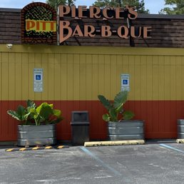 PIERCE’S PITT BAR-B-QUE - Updated July 2025 - 523 Photos & 1032 Reviews ...