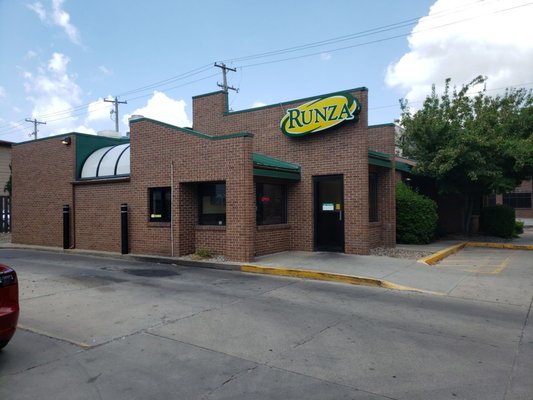 RUNZA RESTAURANTS - Burgers in Lincoln, Nebraska at 937 S 13th St - 16 ...
