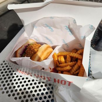 PRETTY BIRD HOT CHICKEN - DOWNTOWN - Updated August 2024 - 972 Photos ...