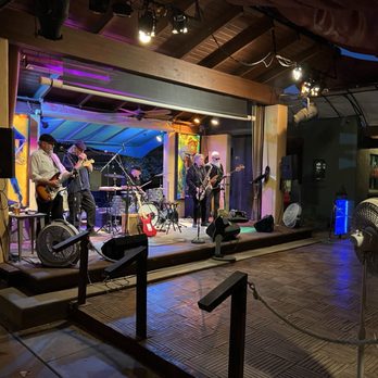 MONTEREY COURT - Updated December 2025 - 273 Photos & 157 Reviews - 505 ...