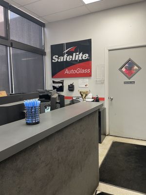 SAFELITE AUTOGLASS - Updated November 2025 - 20 Photos & 149 Reviews ...