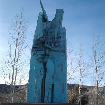 THE NATIONAL MONUMENT OF THE BASQUE SHEEPHERDER EUSKAL ARTZAIARI ...