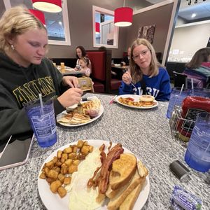 76 DINER - COOPERSVILLE - Updated November 2025 - 80 Photos - 25 ...