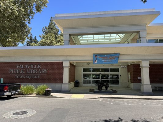 VACAVILLE TOWN SQUARE LIBRARY - Updated December 2025 - 18 Photos & 15 ...