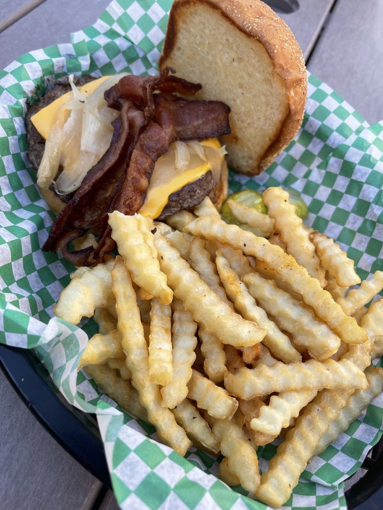 VIC’S BAR & GRILL - Updated April 2026 - 18 Photos & 57 Reviews - 7900 ...