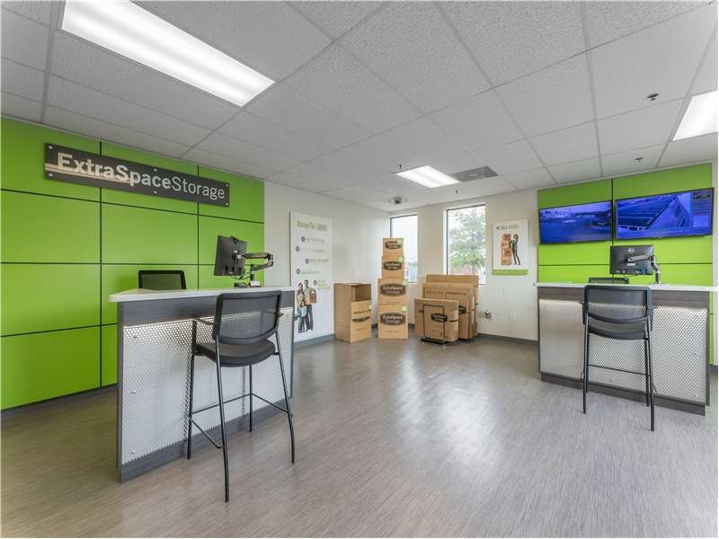 EXTRA SPACE STORAGE - Updated July 2025 - 23 Photos & 28 Reviews - 5821 ...