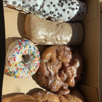 COUNTRY DONUTS - 77 Photos & 114 Reviews - 10358 W Overland Rd, Boise ...