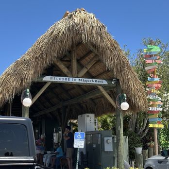 SKIPPERS COVE BAR & GRILL - Updated April 2025 - 118 Photos & 89 Reviews - 1930 Harbortown Dr ...