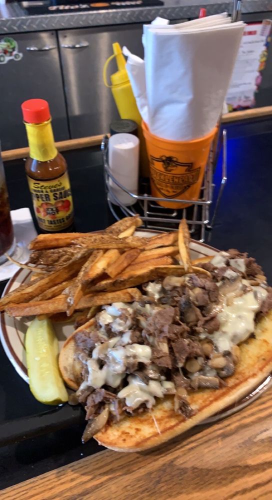 KNUCKLEHEADS BAR & GRILL - Updated December 2025 - 12 Photos & 10 ...