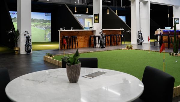 THE GREENS INDOOR GOLF & BAR - Updated July 2025 - 34 Photos - 9101 ...