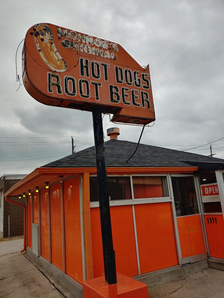 MONROE’S ORIGINAL HOT DOG DRIVE-IN - 28 Photos & 50 Reviews - 1111 W ...