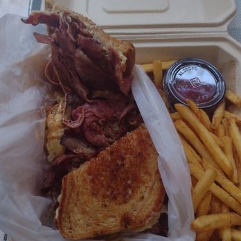 ISLAND PIG AND FISH - BBQ AND FRESH SEAFOOD - Updated December 2025 ...