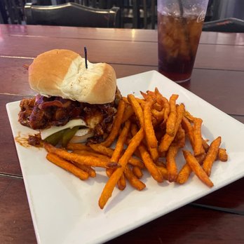 STARZ AMERICAN BAR AND GRILL - Updated February 2025 - 63 Photos & 49 ...