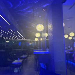 WEEZY’S - Updated December 2024 - 118 Photos & 50 Reviews - 200 Bennett ...