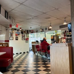 HURRICANE’S RESTAURANT & DRIVE-IN - Updated May 2025 - 152 Photos & 115 ...