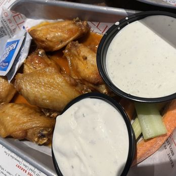 SIDELINES GRILLE - Updated October 2025 - 41 Photos & 43 Reviews - 289 ...