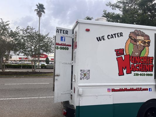 THE MUNCHIE MACHINE - Updated September 2025 - 1017A Cape Coral Pkwy E ...